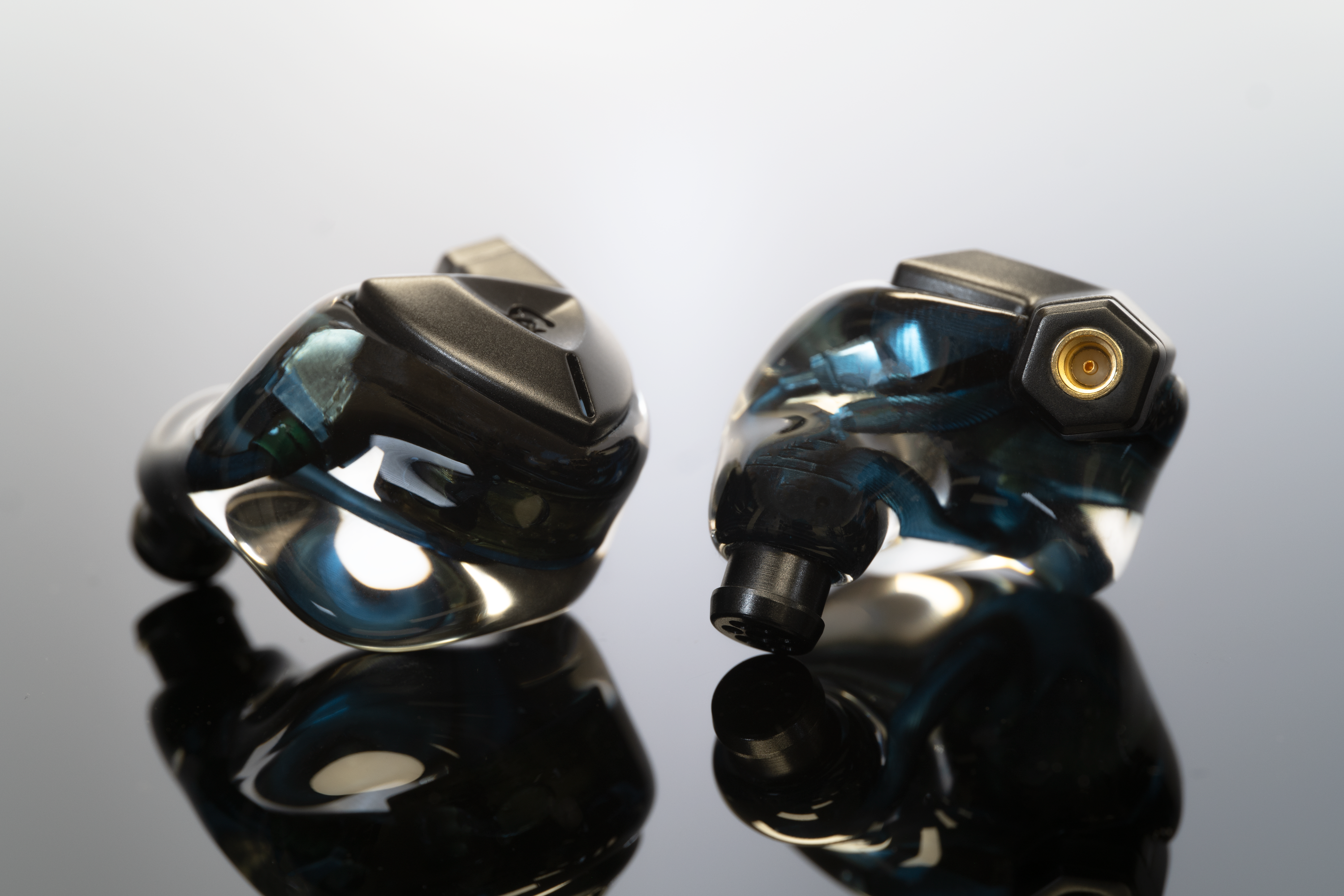 Hybrid Design Earphones & IEMs – Campfire Audio